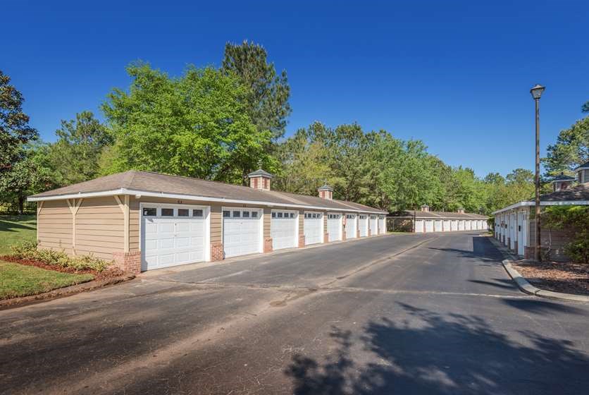The Paddock Club Apartments Gainesville - Swamp Rentals