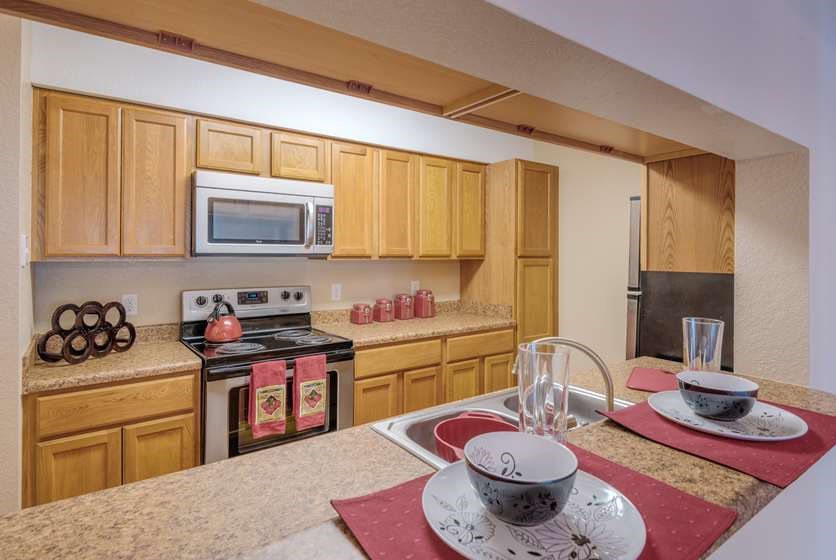 The Paddock Club Apartments Gainesville - Swamp Rentals