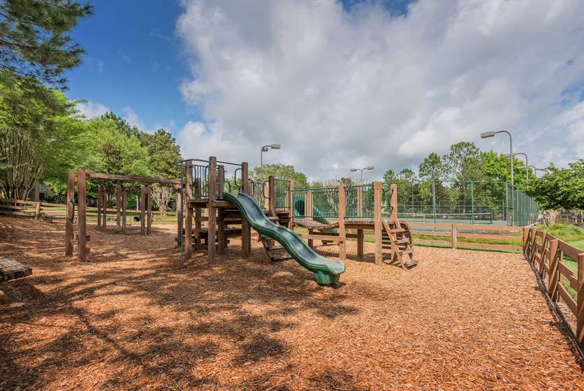 The Paddock Club Apartments Gainesville - Swamp Rentals
